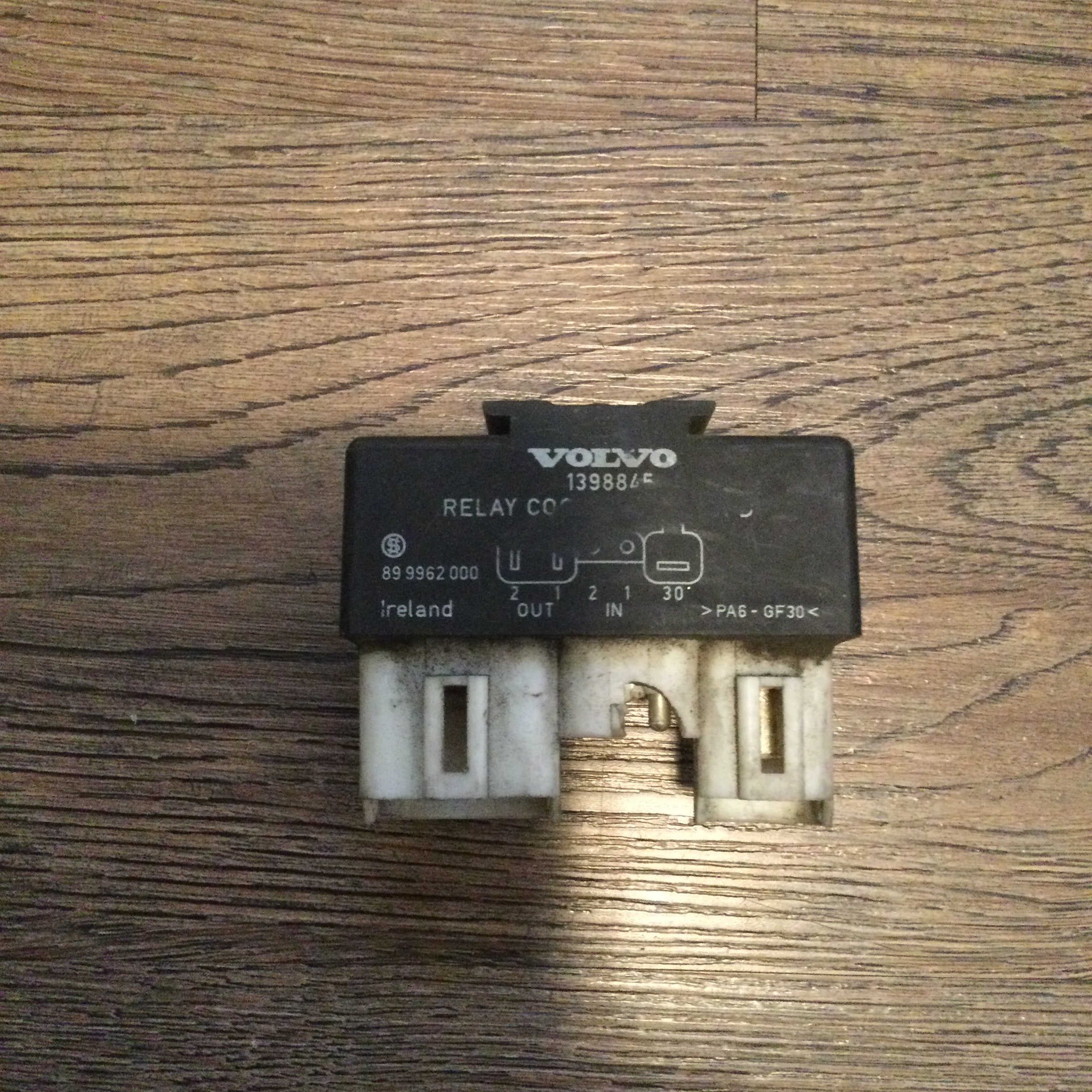 Volvo 899962000 relay fan control unit 1398845 original V70 850 870 94 ...