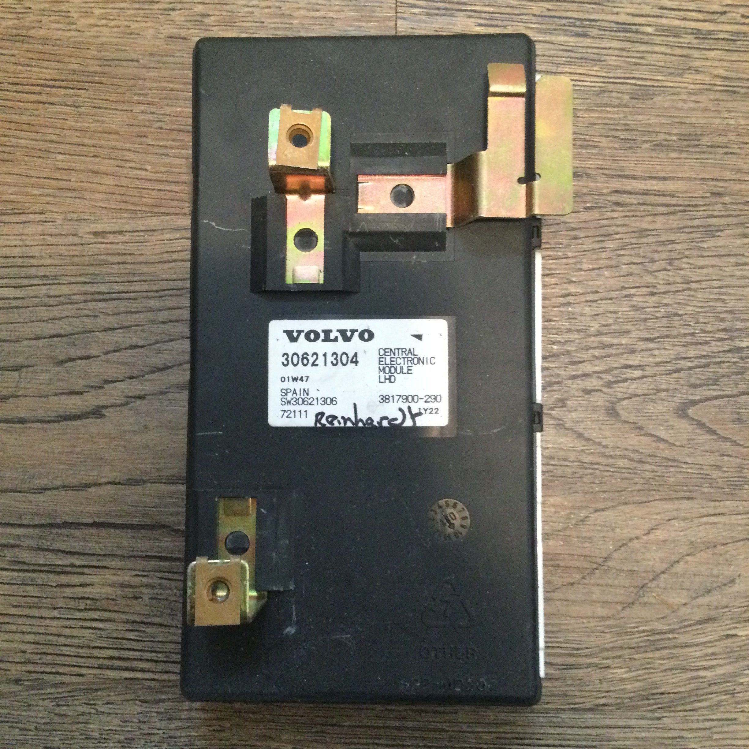 Volvo S40 Central Electronic Module 30621304 – RobertDIY
