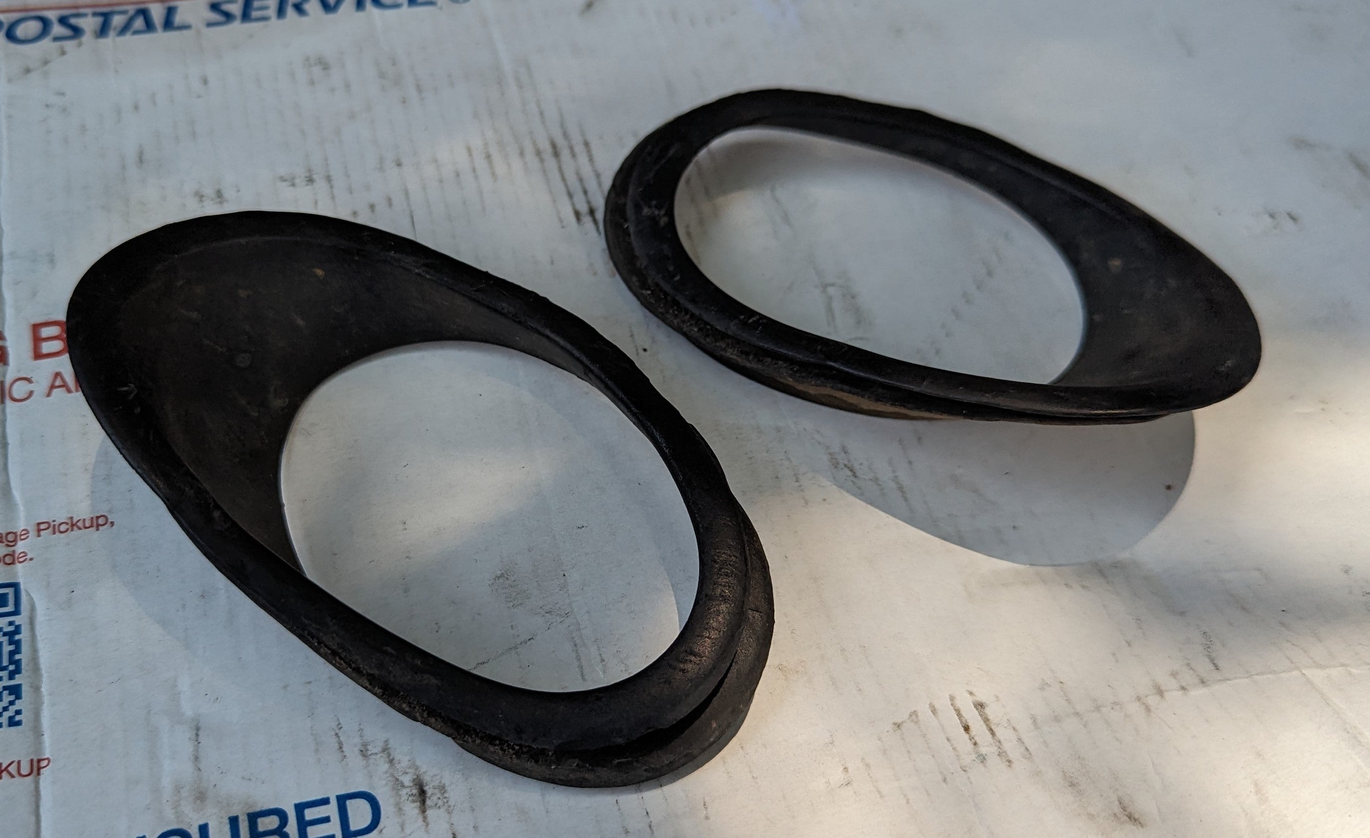 Fog light trim rings, front bumper, Volvo 850, 1 pair – RobertDIY