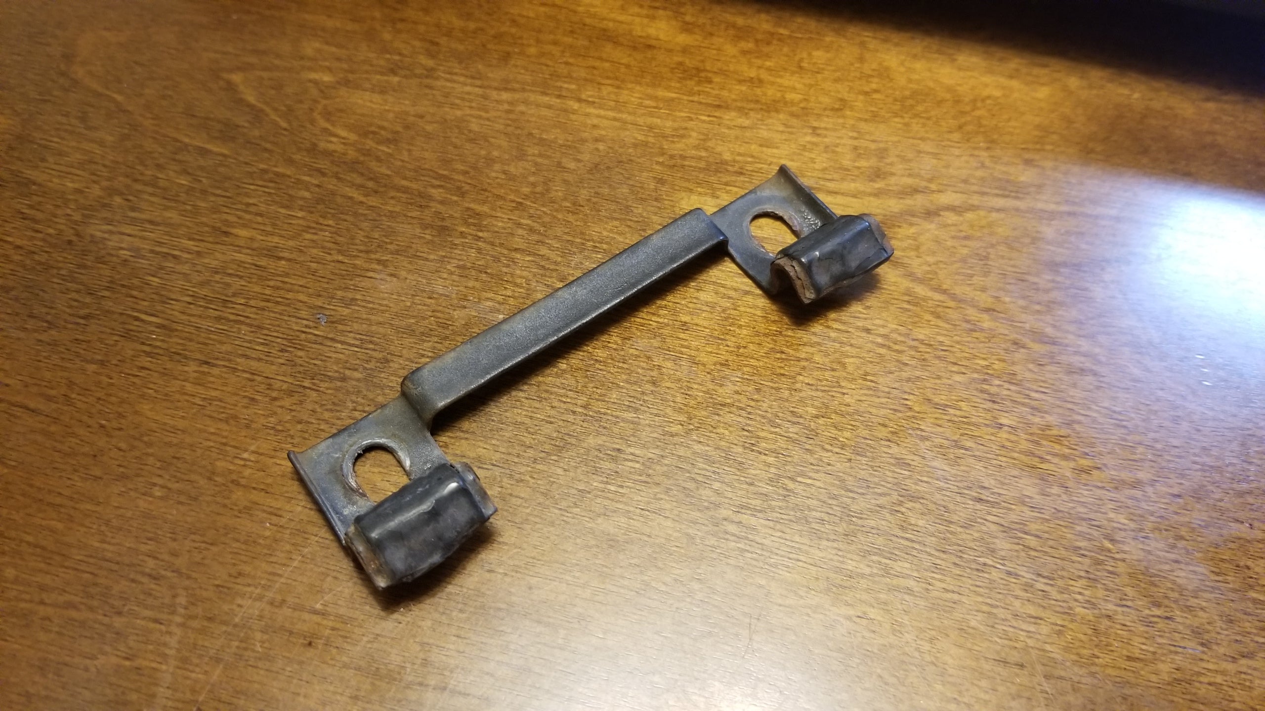 Retaining clip, rear trunk spoiler for Volvo 850 and S70 vehicles, PN ...